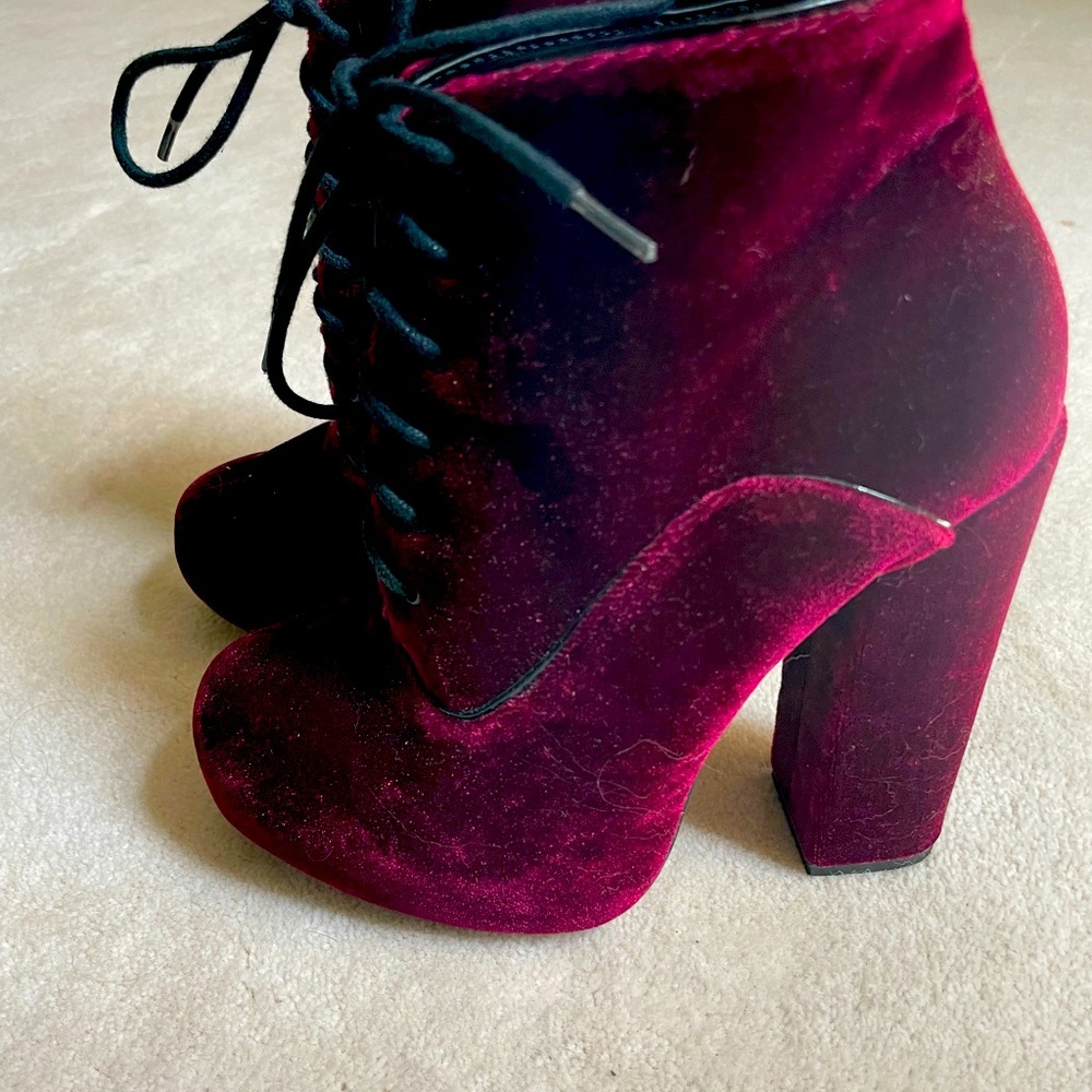 Shelly’s London Platform Shoes. Size 5. - Gem